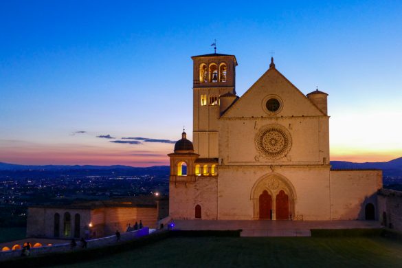 Visitare Assisi e dintorni: itinerario di 1 o 2 giorni | My Scratch Map ...